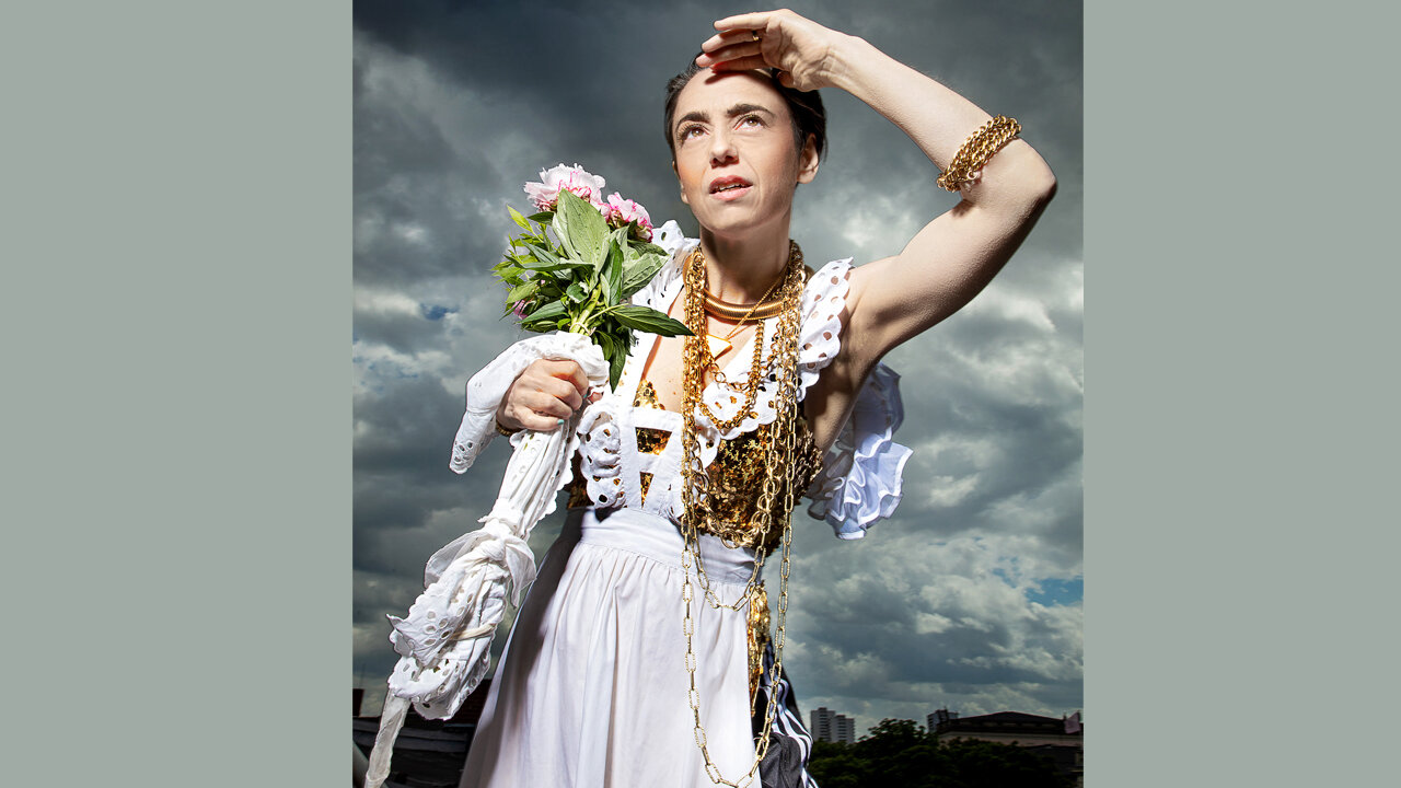 Mutter Courage und ihre Kinder in Berlin: Maxim Gorki Theater